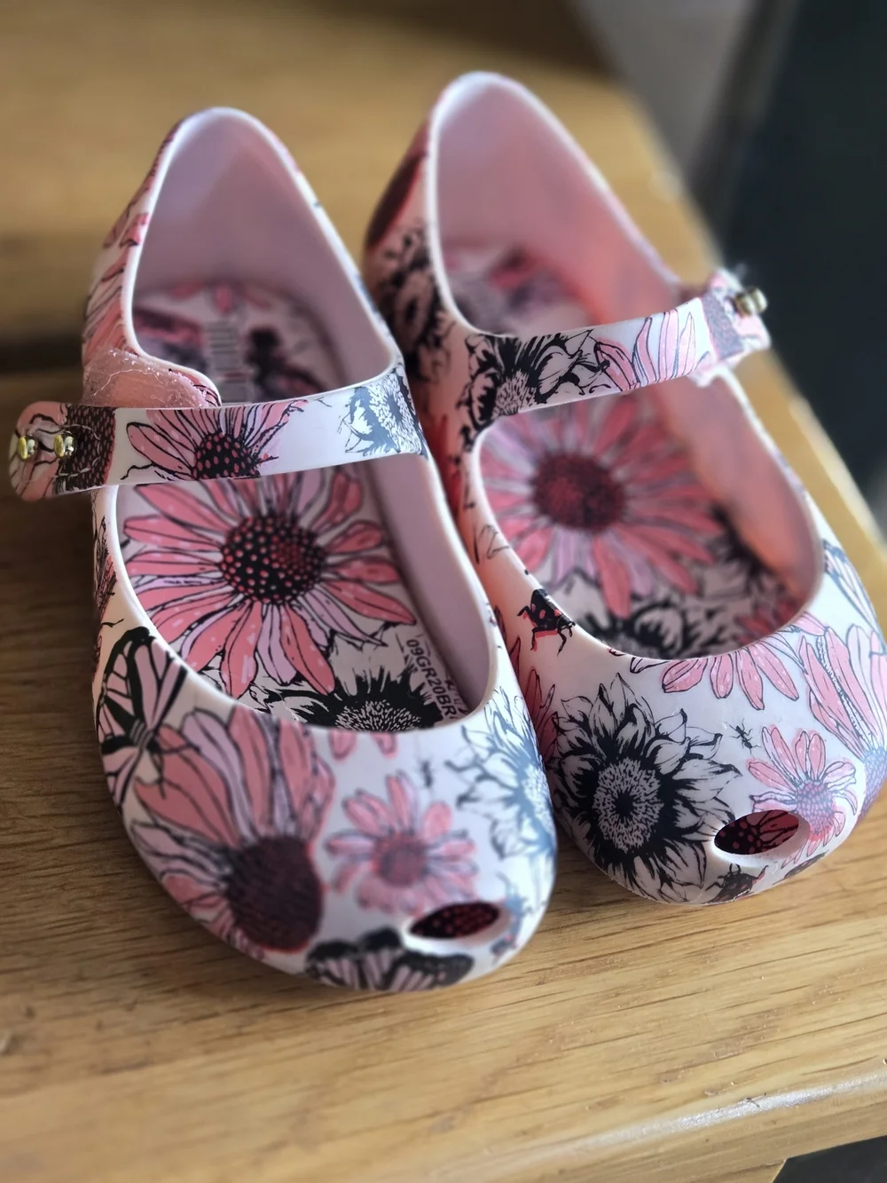 Mini Melissa | Shoes | Mini Melissa Pink Floral Mary Jane Sandals ...